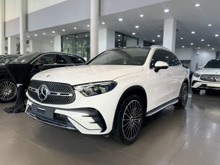 Tìm hiểu tính năng TRANSPARENT BONNET trên Mercedes-Benz GLC 300 2023