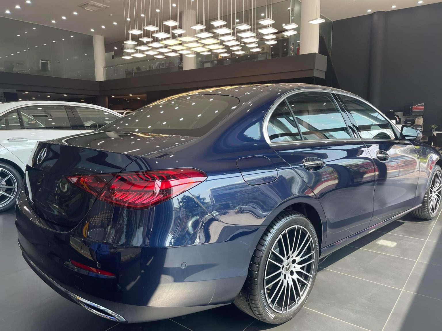 Các màu thực tế trên xe Mercedes-Benz C200 & C200 Plus 2023